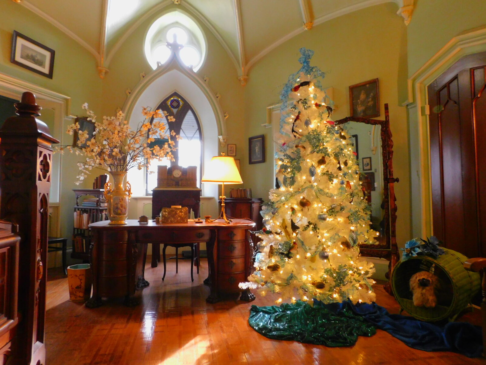 A Gilded Age Christmas at Lyndhurst Mansion | Bowery Boys NYC Walking Tours